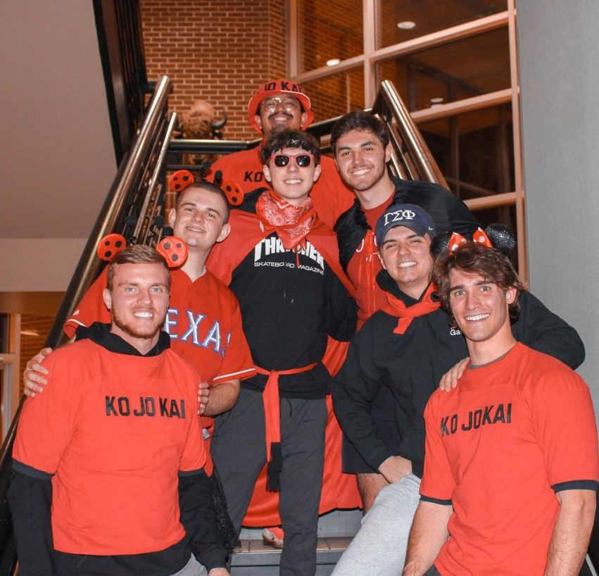 Beaux & Queens – Harding University History Exhibits